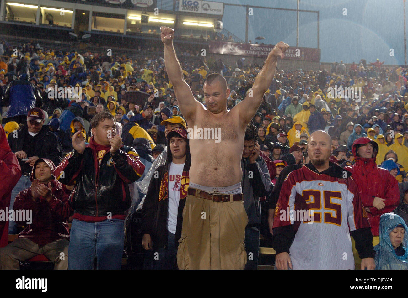 Team usa fans on 10th hi-res stock photography and images - Alamy