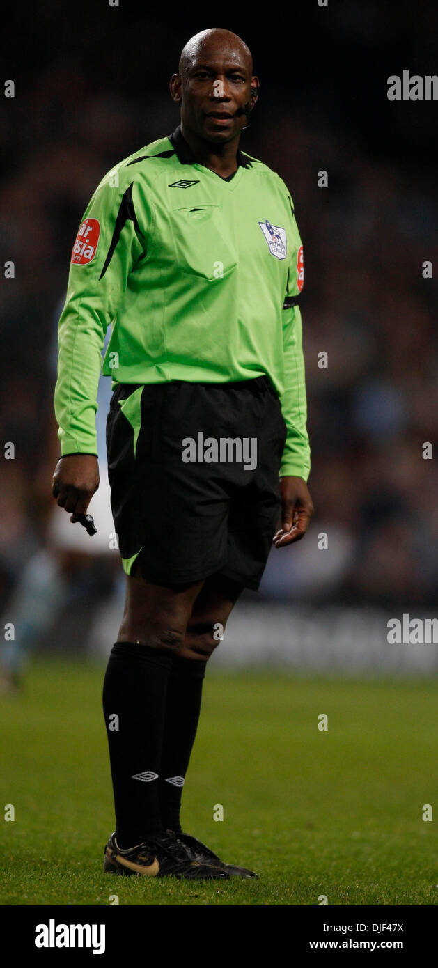 Premier league referee Uriah Rennie (Credit Image: © PHOTOGRAPHER/Cal ...