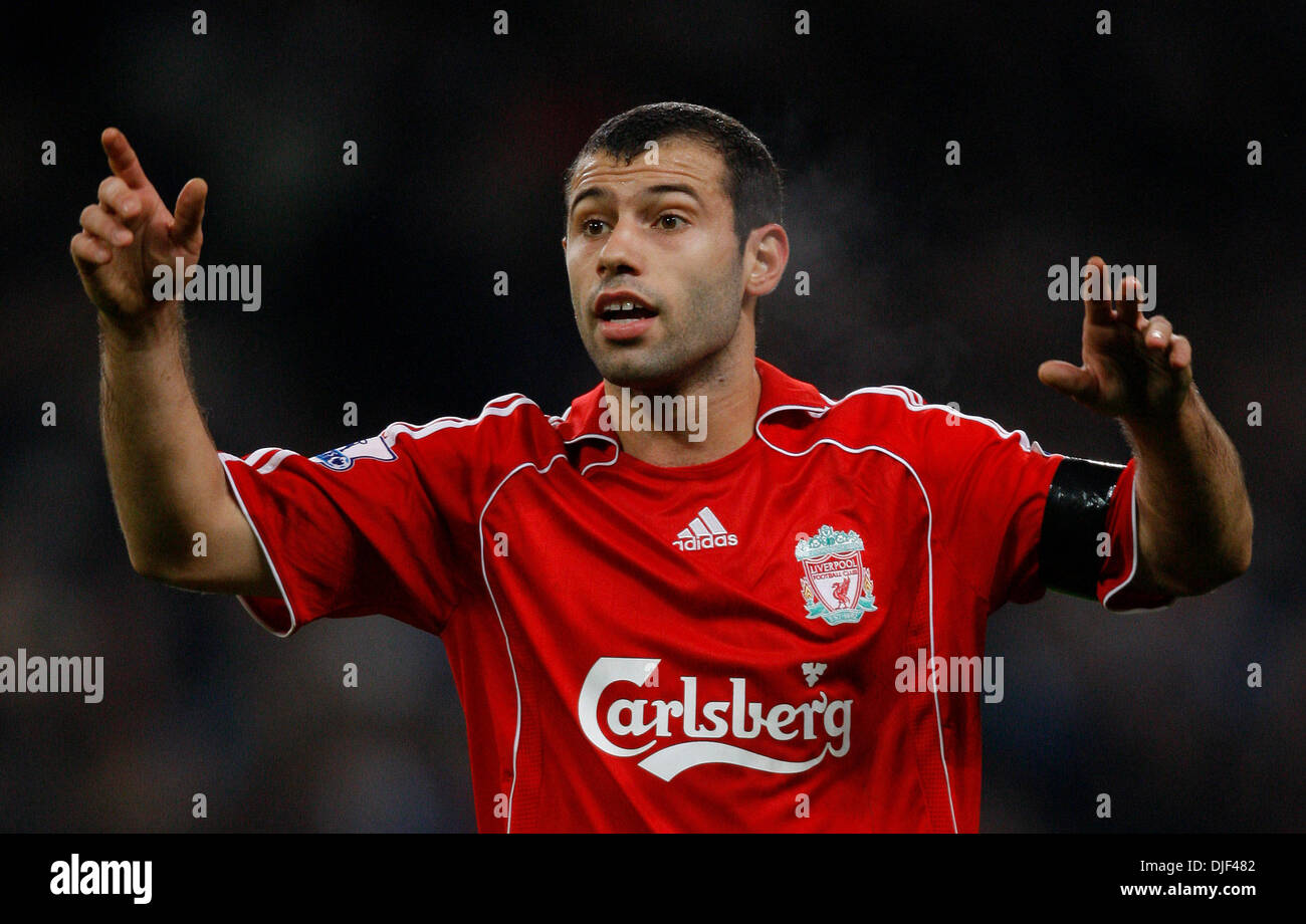Liverpools javier mascherano hi-res stock photography and images - Alamy