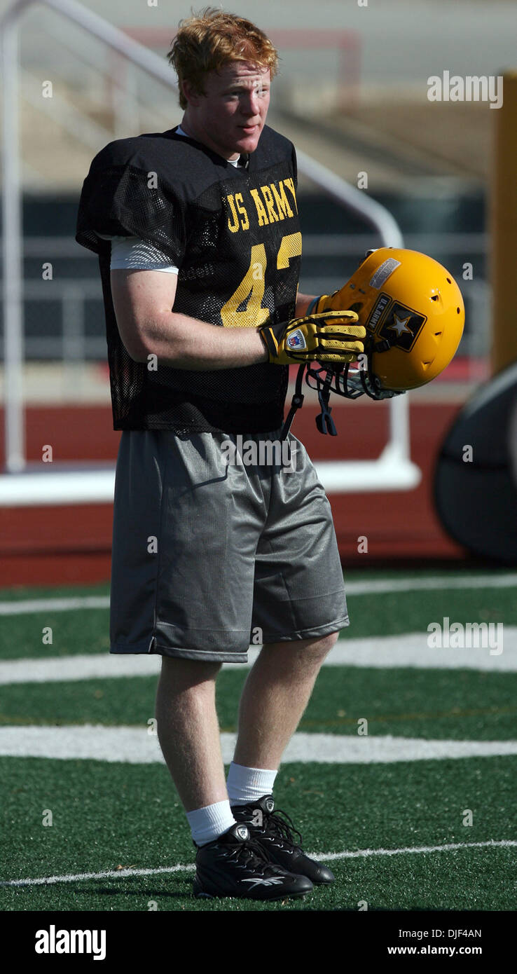 Dec 31, 2007 - San Antonio, Texas, USA - KYLE PRATER takes a breather ...