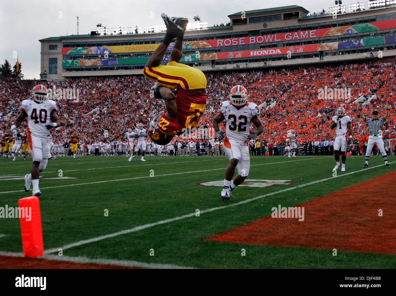 Jan 01, 2008 - San Diego, California, USA - USC's DESMOND REED flips in ...