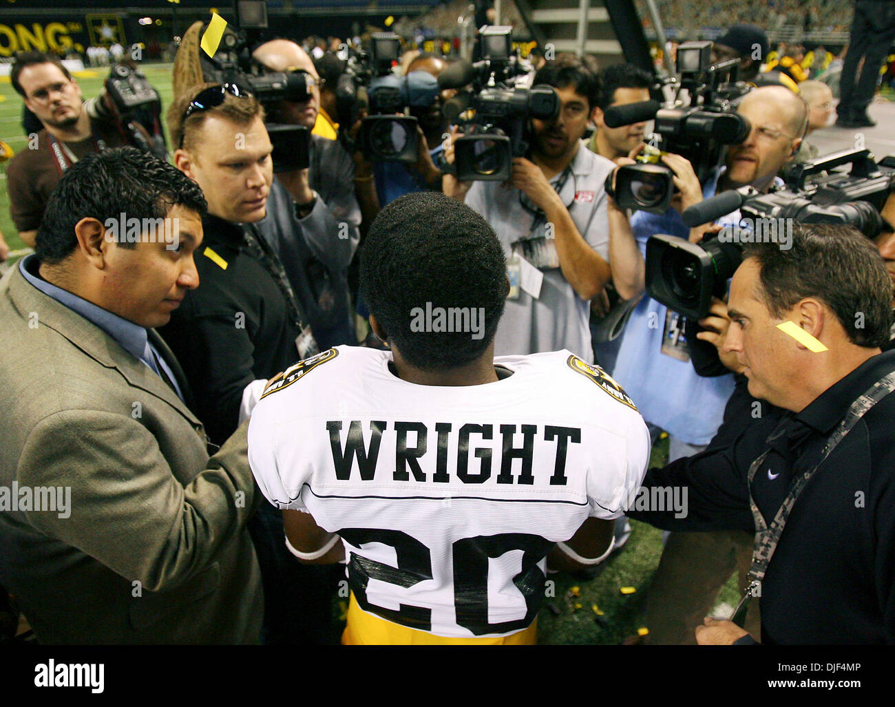 Jan 05, 2008 - San Antonio, Texas, USA - FOOTBALL: West's MARCUS WRIGHT ...