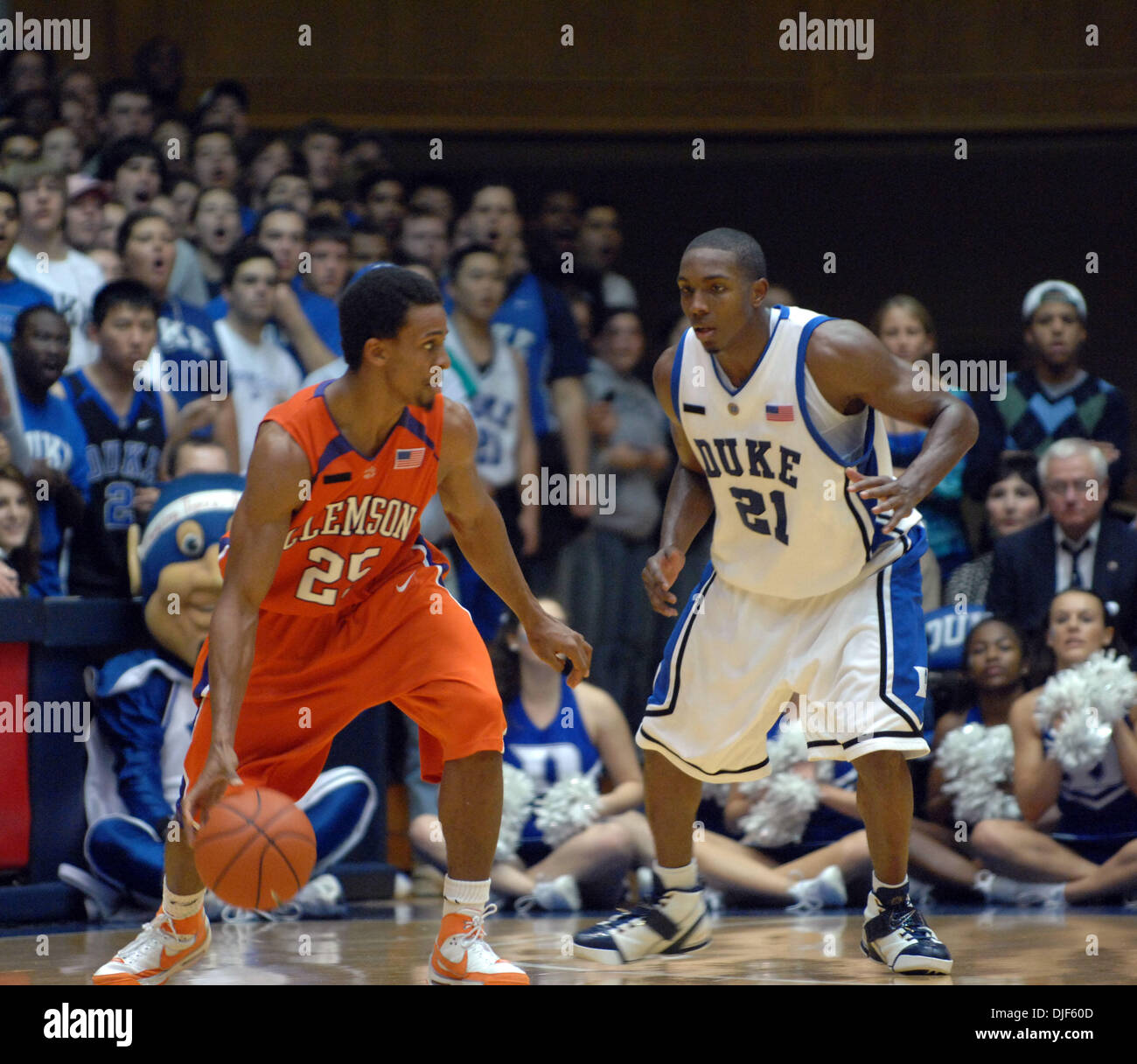 Tigers guards hi-res stock photography and images - Alamy
