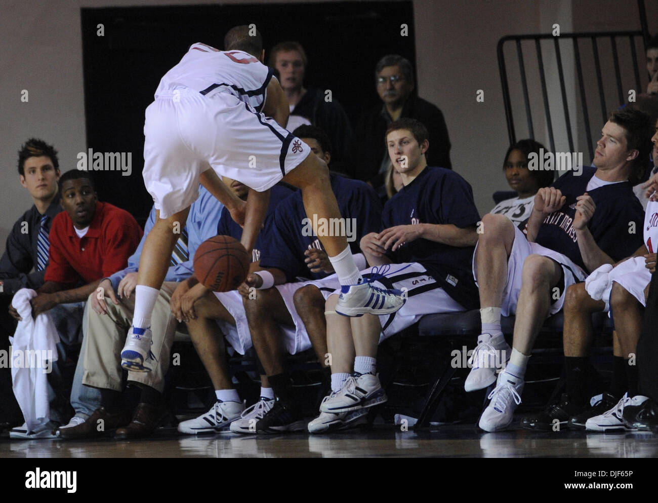 St. Mary's Gaels' Diamon Simpson, #20, reaches to save a bad pass ...
