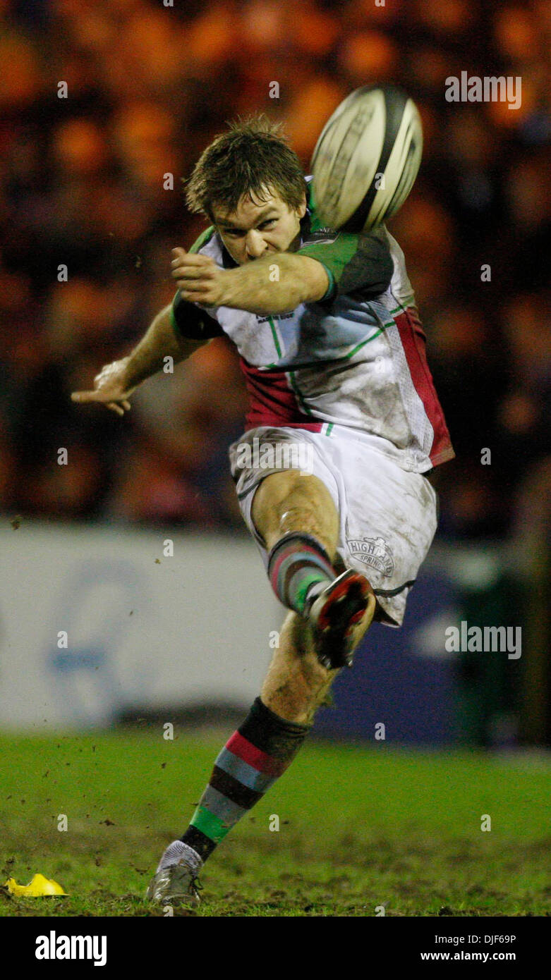 Adrian Jarvis of Harlequins on his way to scoring their six points ...