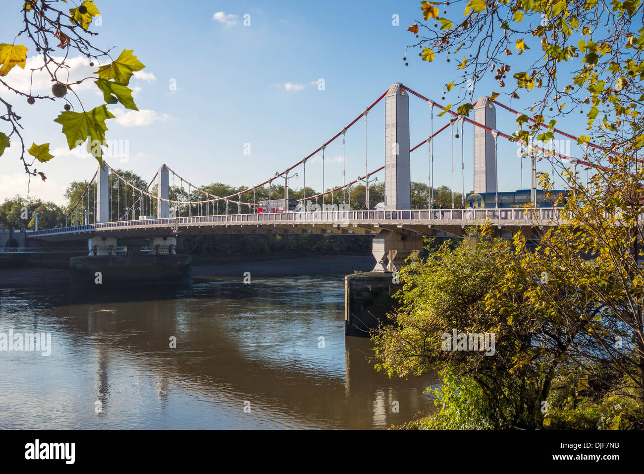 Chelsea Bridge London Autumn River Thames Stock Photo - Alamy