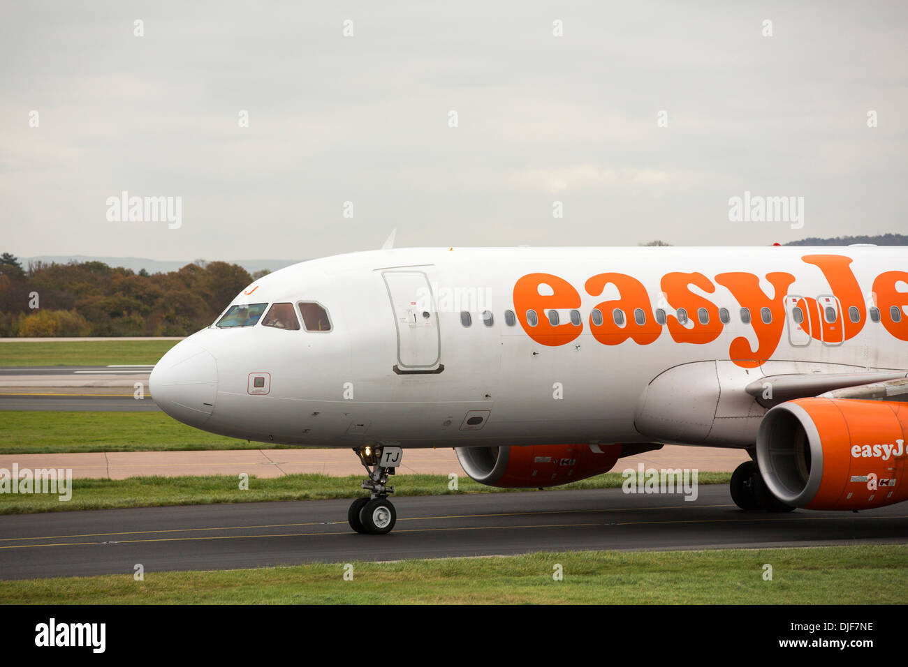 Easy jet manchester airport hi-res stock photography and images - Alamy