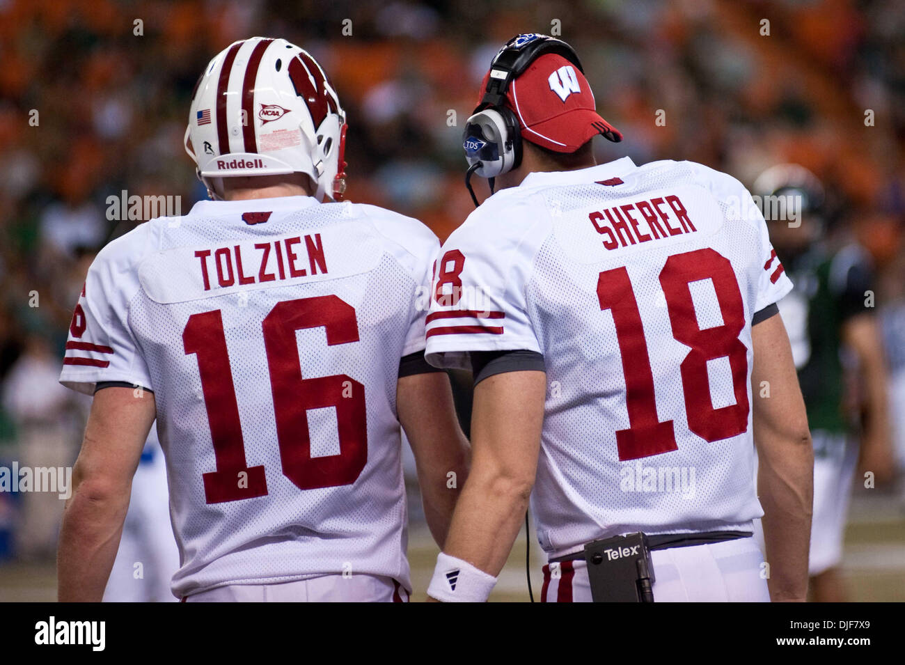 Wisconsin quarterback Scott Tolzien #16 and Wisconsin quarterback ...