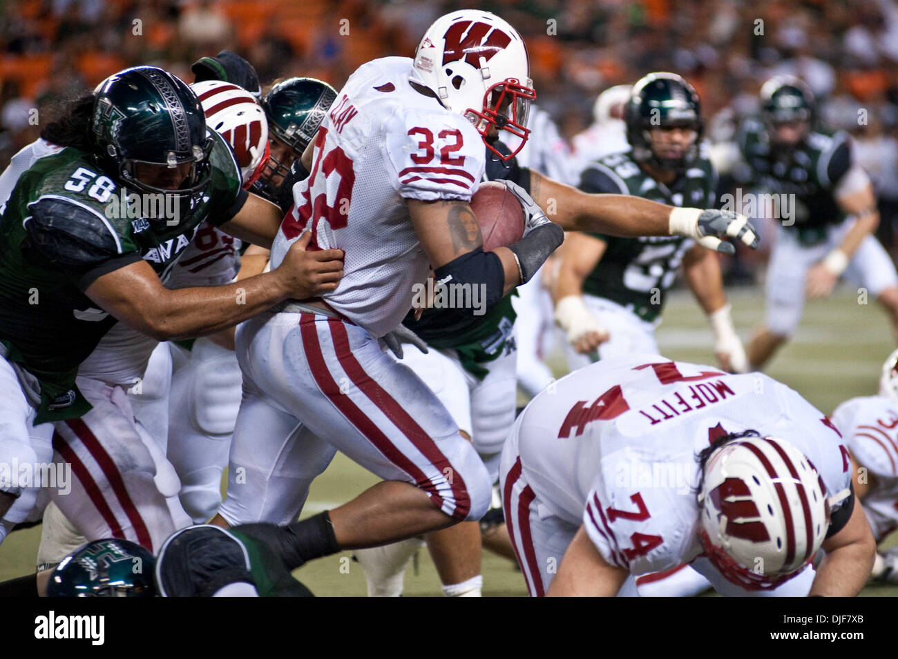 Wisconsin running back John Clay #32 during the game between the ...