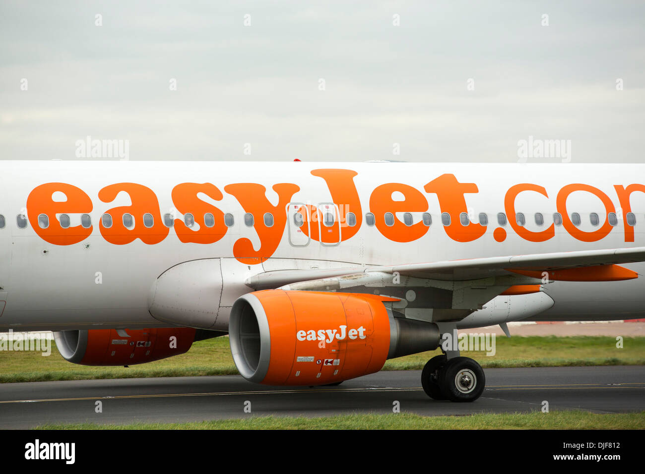 Easy jet manchester airport hi-res stock photography and images - Alamy