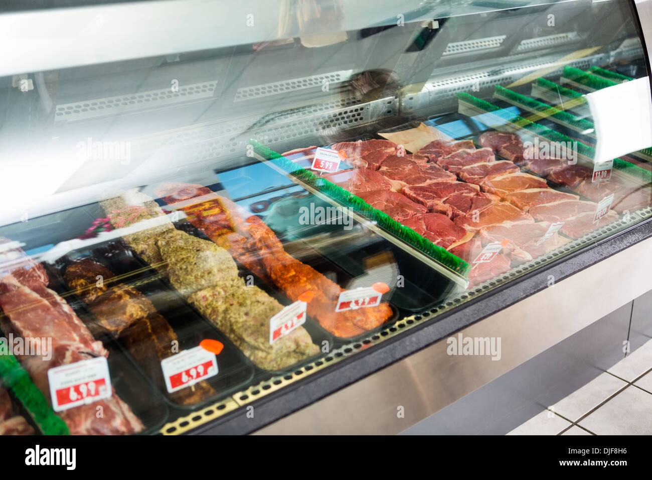 Meat display case hi-res stock photography and images - Alamy
