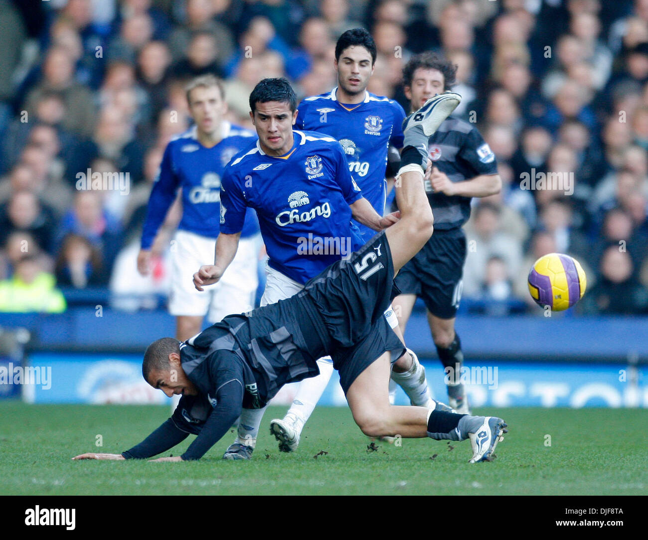 James harper reading hi-res stock photography and images - Alamy