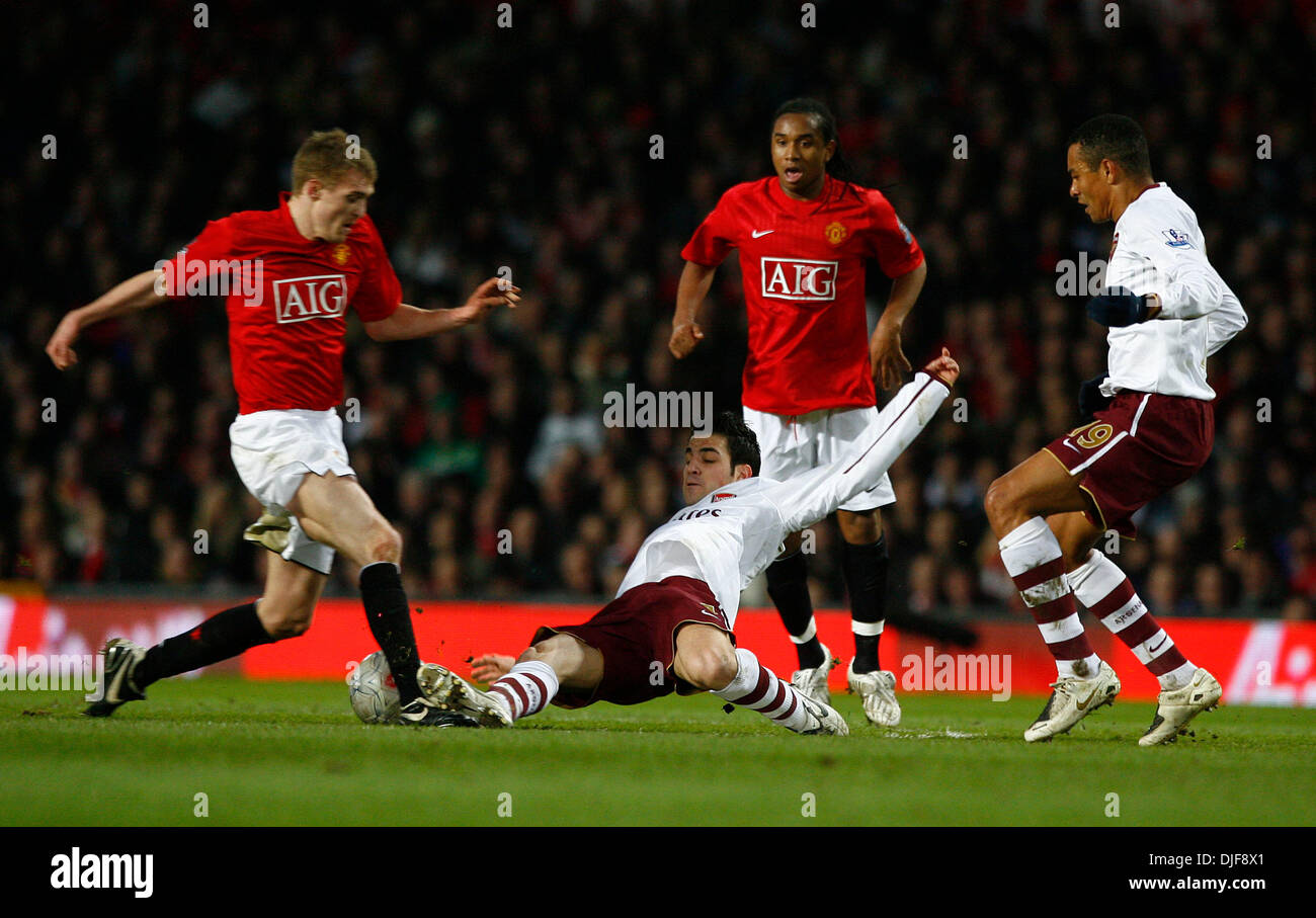 Darren Fletcher and Anderson of Manchester United and Cesc Fabregas and ...