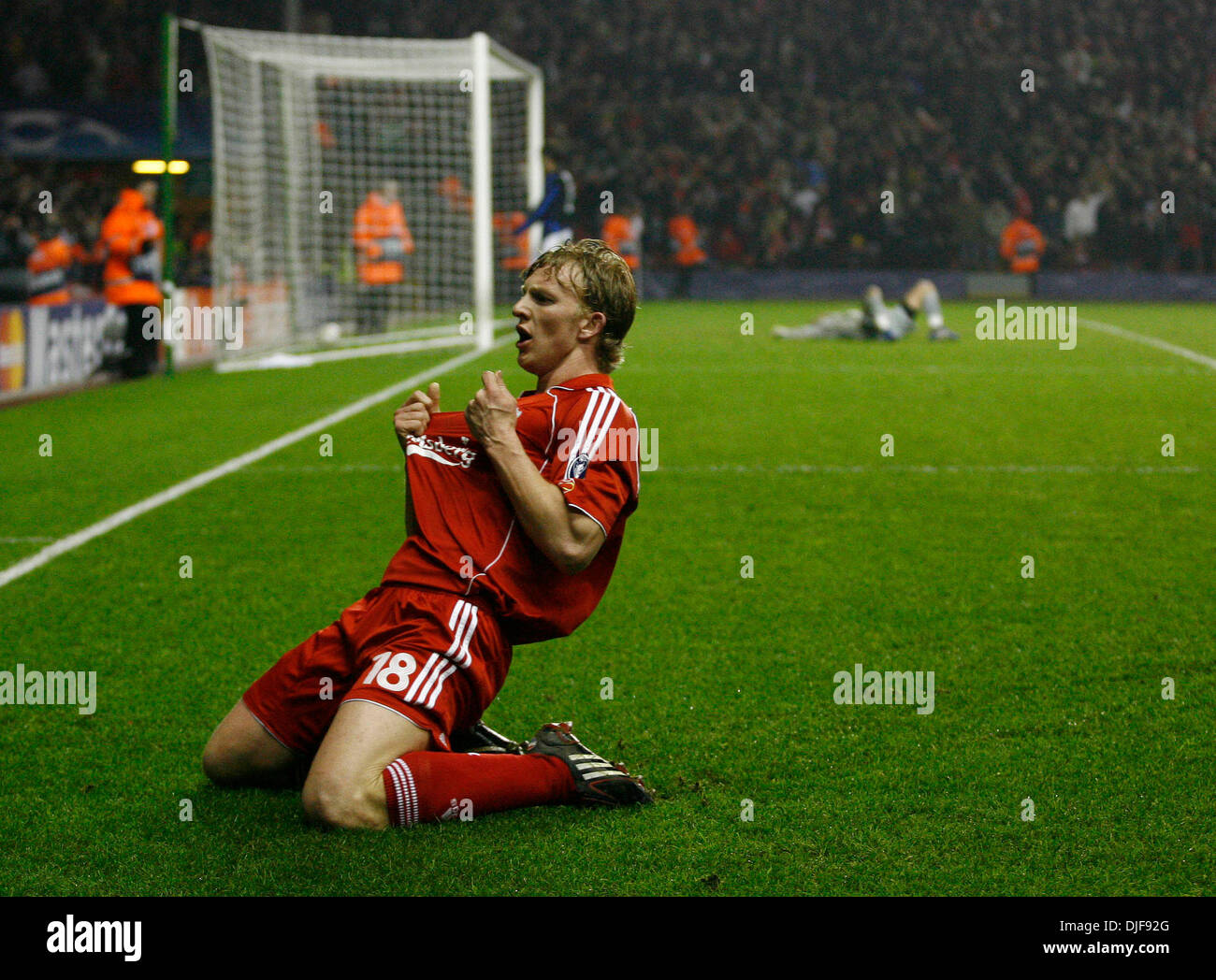Liverpool's Dirk Kuyt celebrates his goal (Credit Image: © PHOTOGRAPHER ...