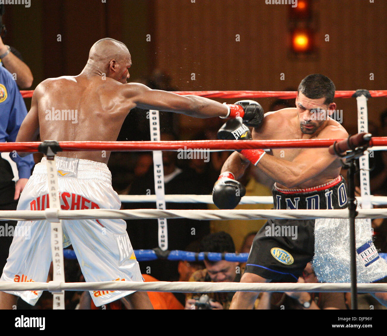Hbo world championship boxing hi-res stock photography and images - Alamy