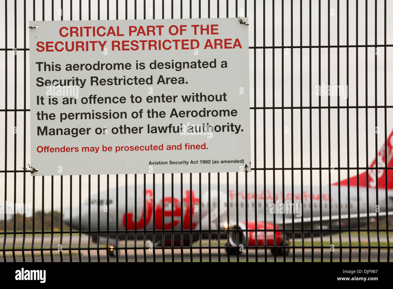 Plane signs hi-res stock photography and images - Alamy