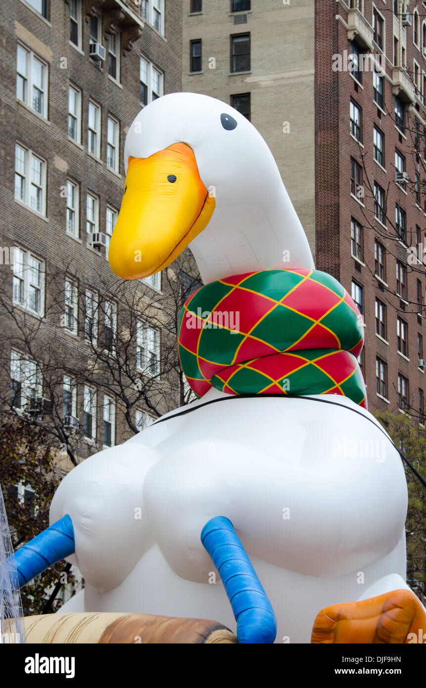 Aflac duck hi-res stock photography and images - Alamy