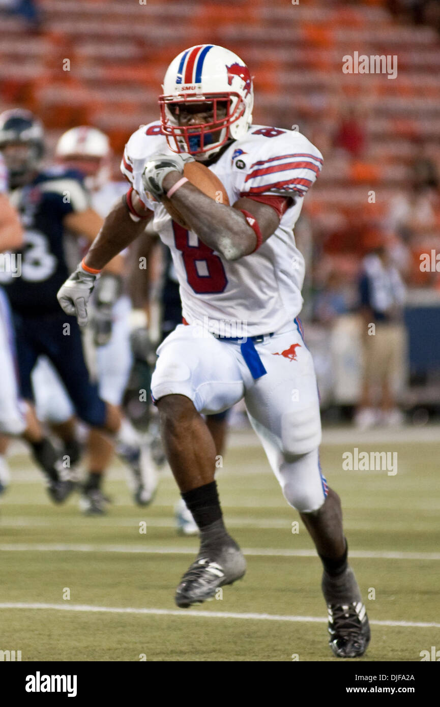 Southern Methodist running back Shawnbrey McNeal #8 races for the end ...