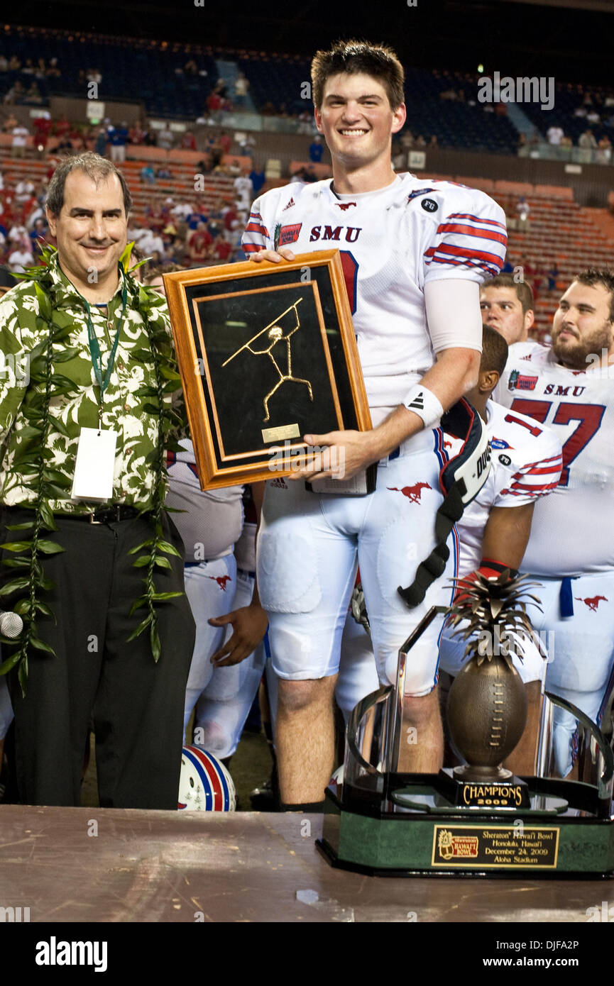 Southern Methodist quarterback Kyle Padron #2 receives the MVP 2009 ...