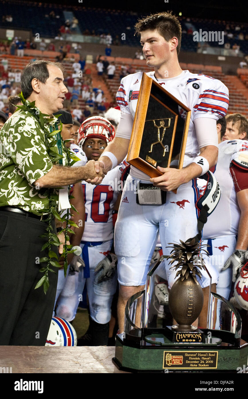 Southern Methodist quarterback Kyle Padron #2 receives the MVP 2009 ...