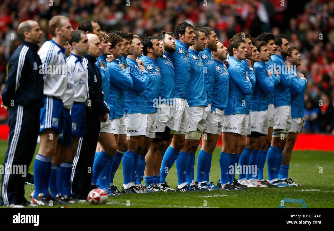 The Italian team line up before kick off (Credit Image: © PHOTOGRAPHER ...