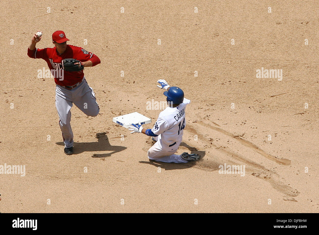 2 Jun 2010: Arizona Diamondbacks second baseman Kelly Johnson turns a ...
