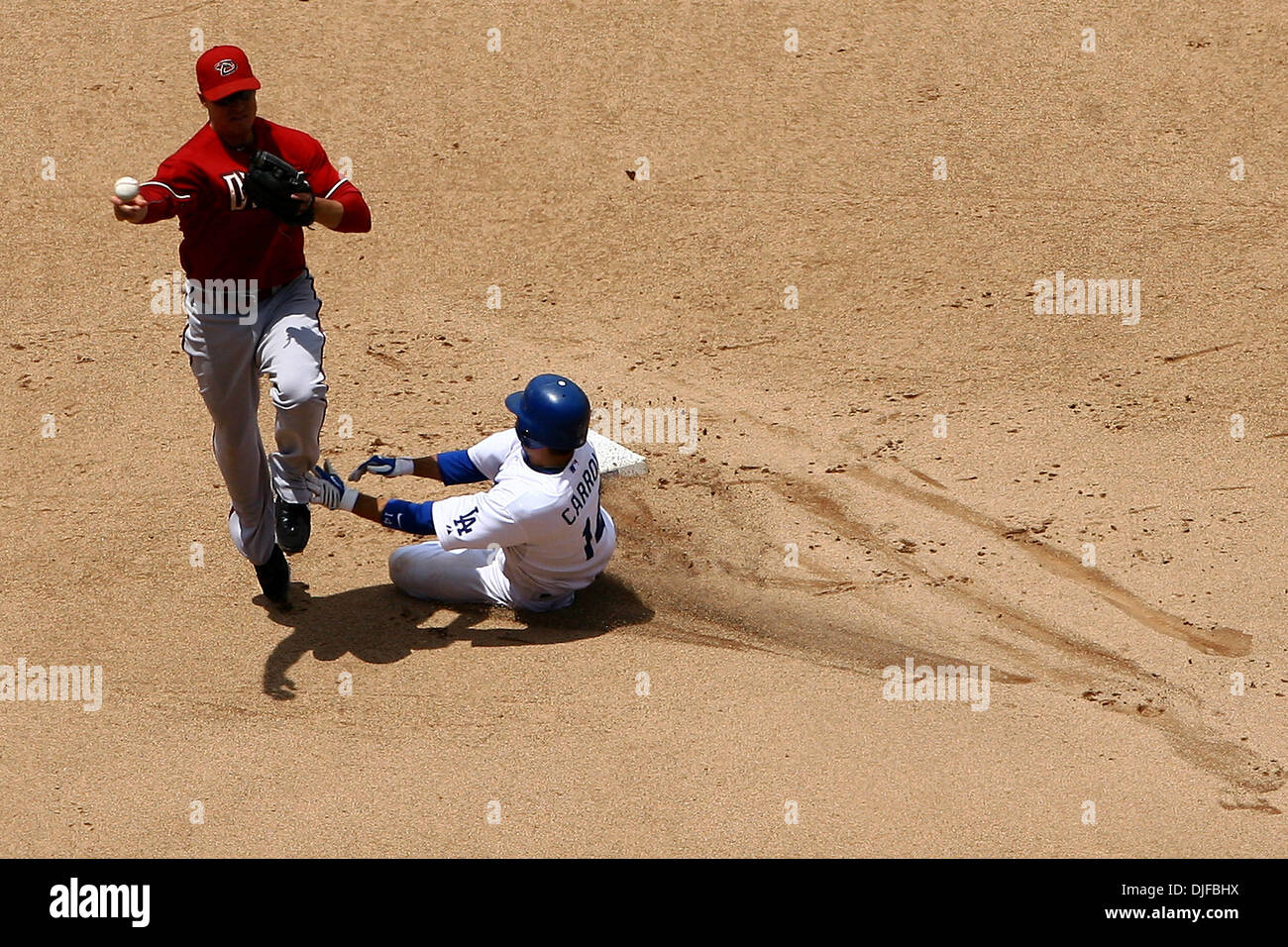 2 Jun 2010: Arizona Diamondbacks second baseman Kelly Johnson turns a ...