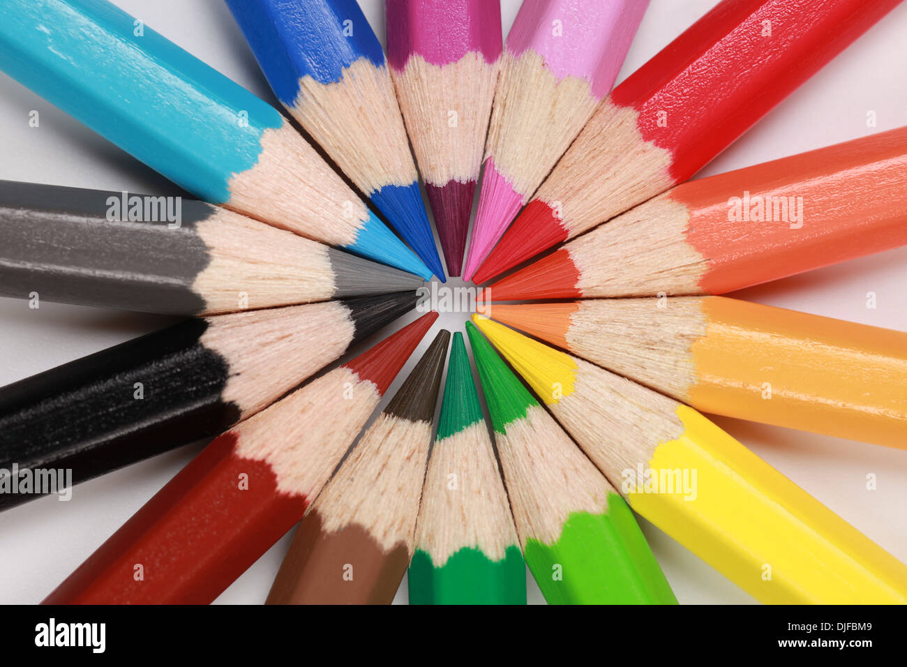 Colored pencils in a row forming a circle Stock Photo - Alamy