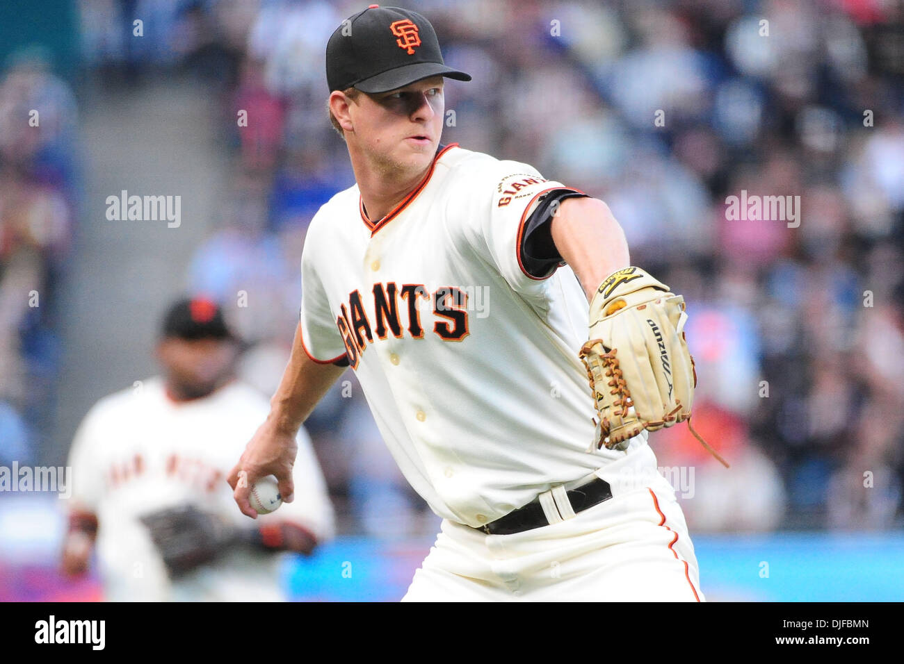 San Francisco, CA: San Francisco Giants Matt Cain (18) throws a runner ...