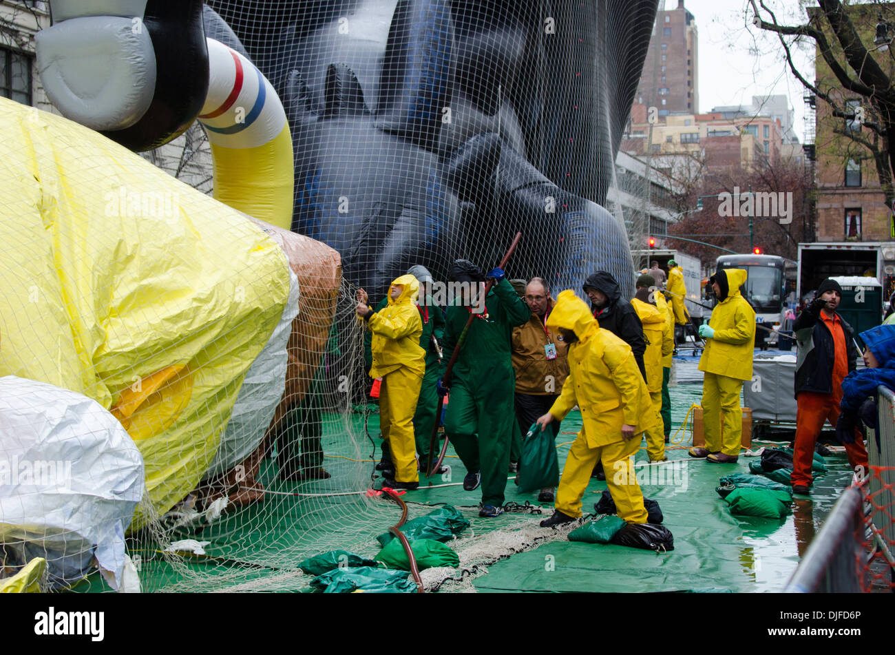 NEW YORK, NY, USA, Nov. 27, 2013. "Spongebob Squarepants" and ...