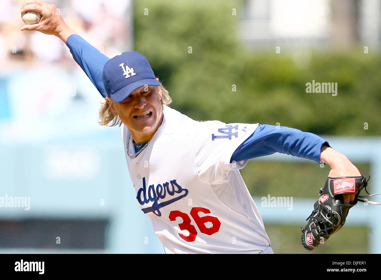 06 Jun 2010: Los Angeles Dodger relief pitcher Jeff Weaver makes a ...