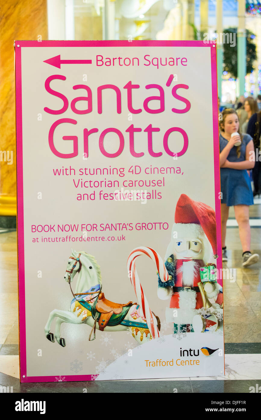 Santas christmas grotto hi-res stock photography and images - Alamy