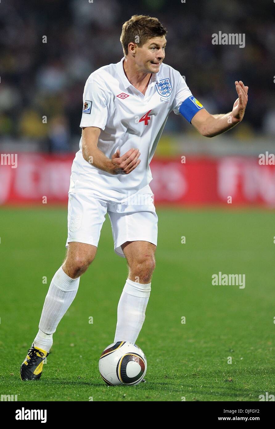 Image of steven gerrard hi-res stock photography and images - Alamy