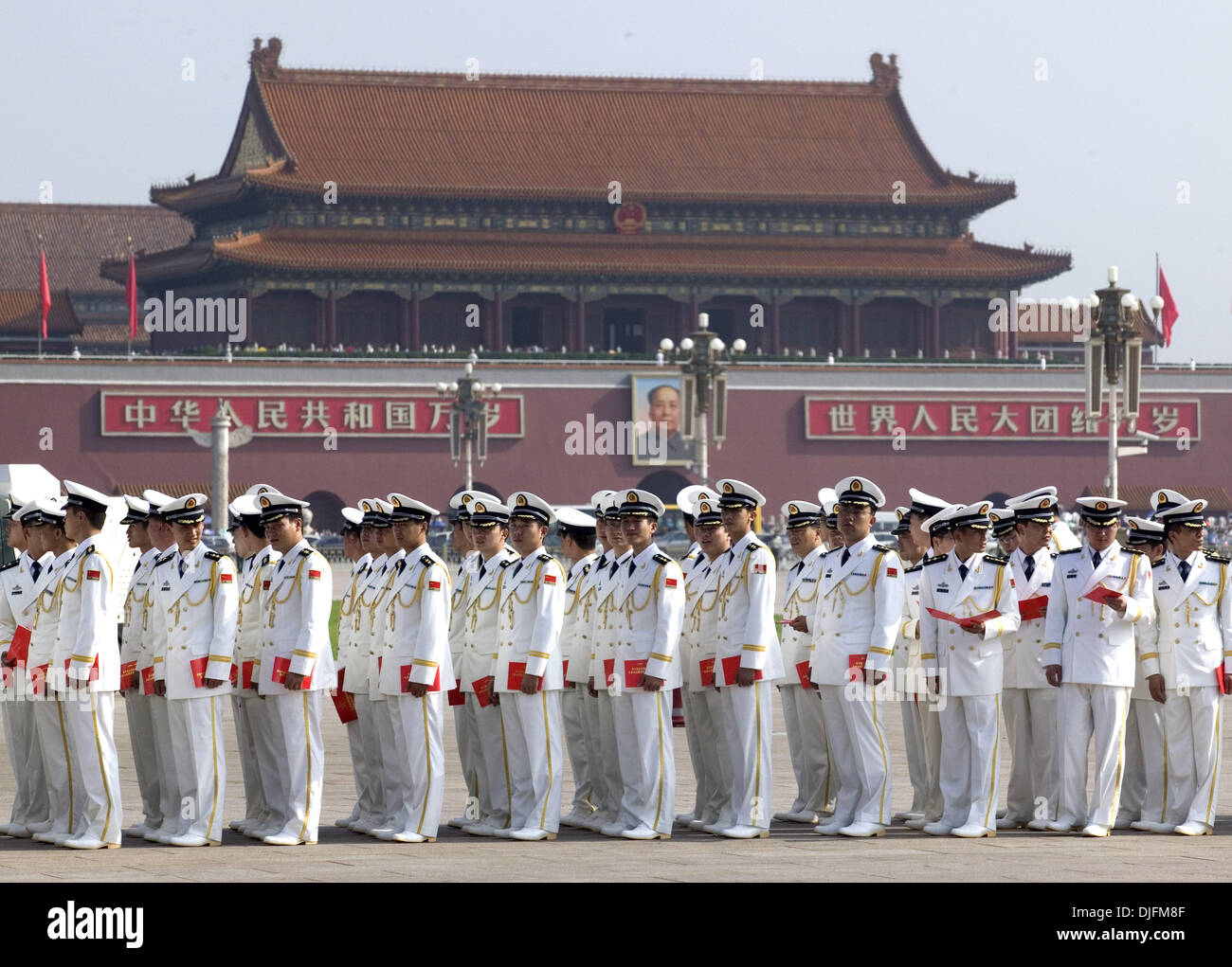 Peoples liberation army pla soldiers hi-res stock photography and ...