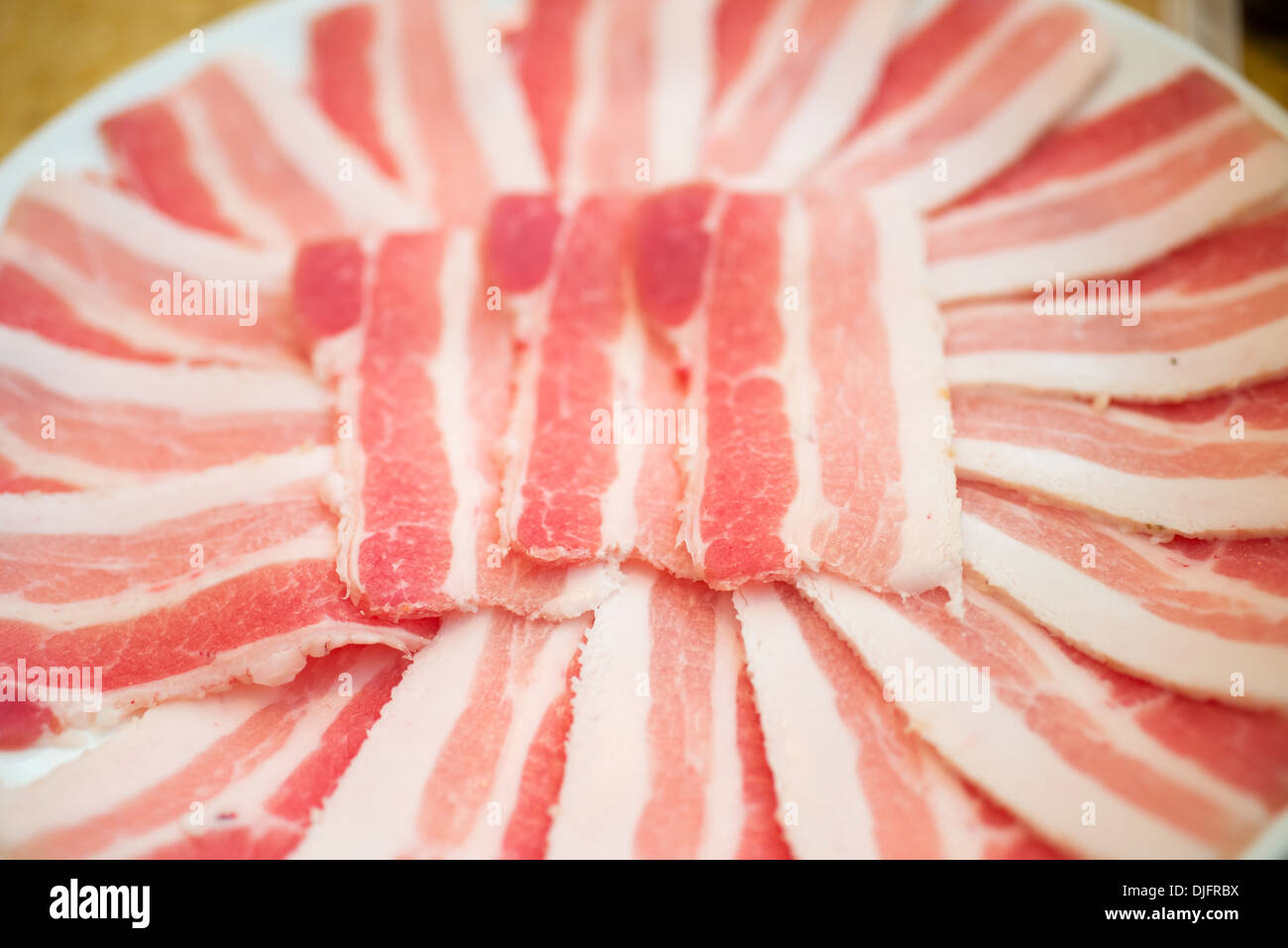 Fat and lean beef slices on a plate.Prepare barbecue Stock Photo - Alamy