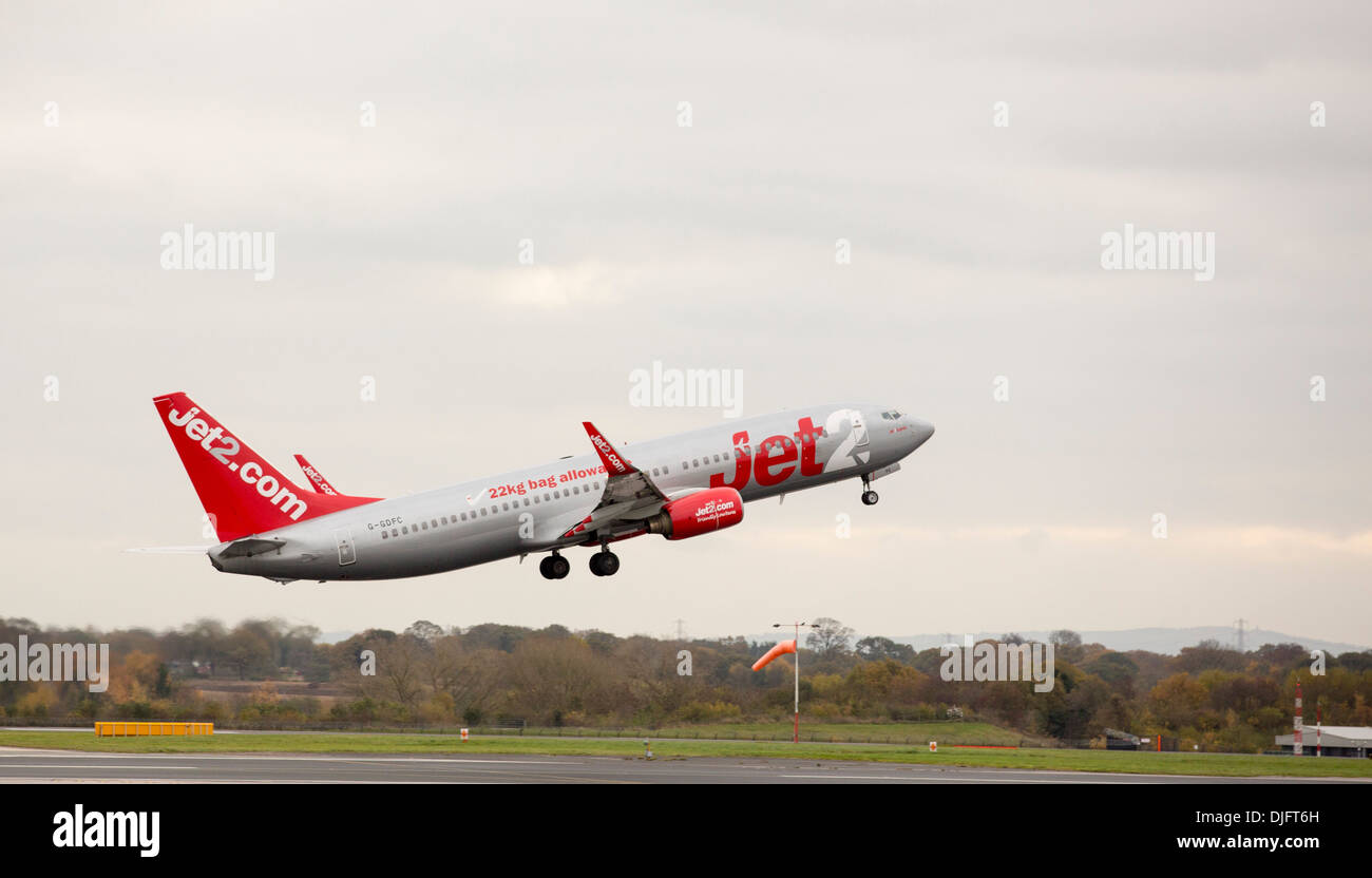 Jet2 taxi hi-res stock photography and images - Alamy