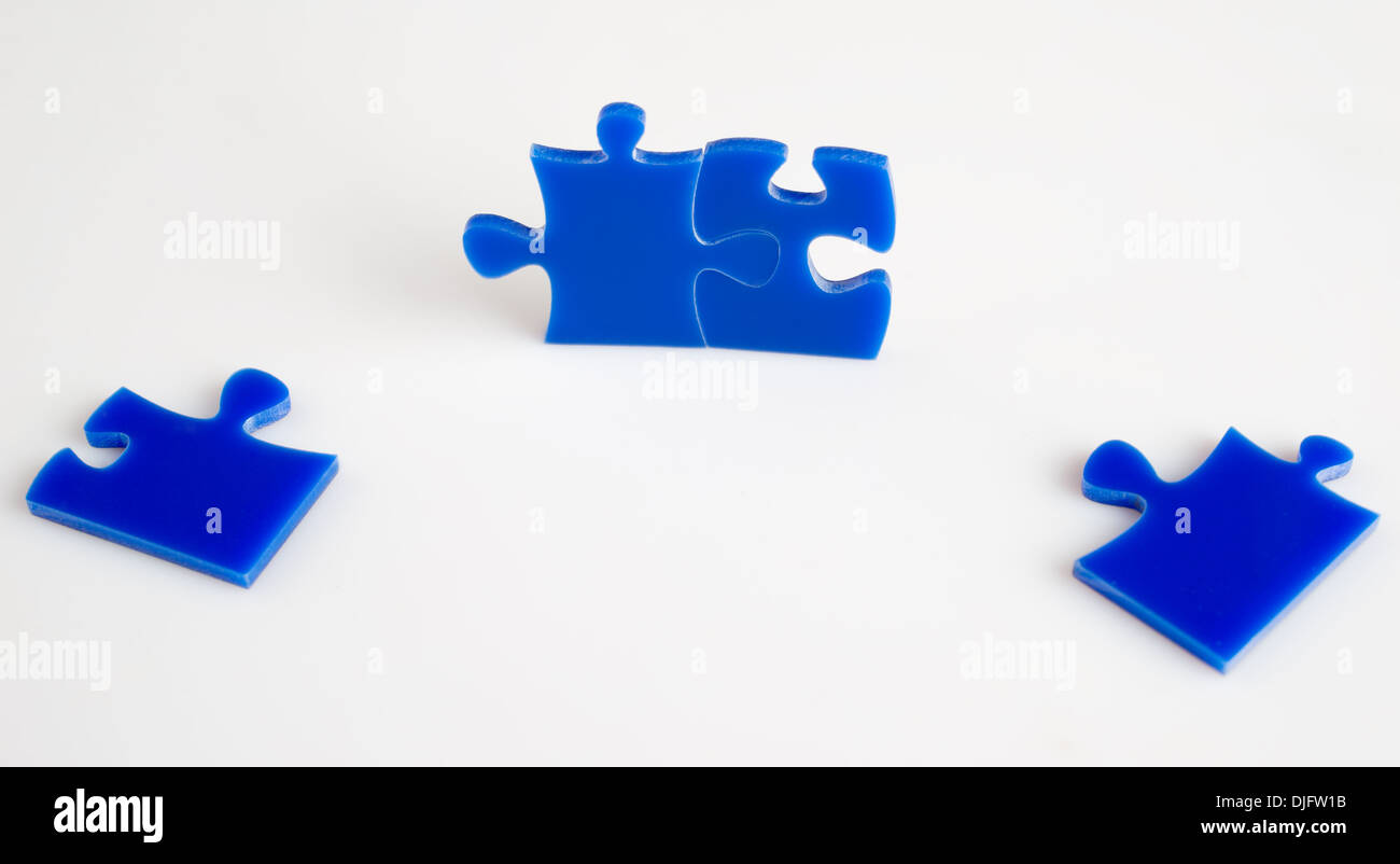 Jig saw puzzle pieces hi-res stock photography and images - Alamy