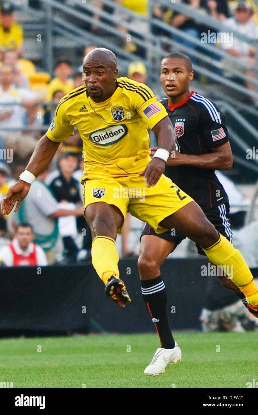 Crew forward Emilio Renteria (20) takes a shot on goal as United ...
