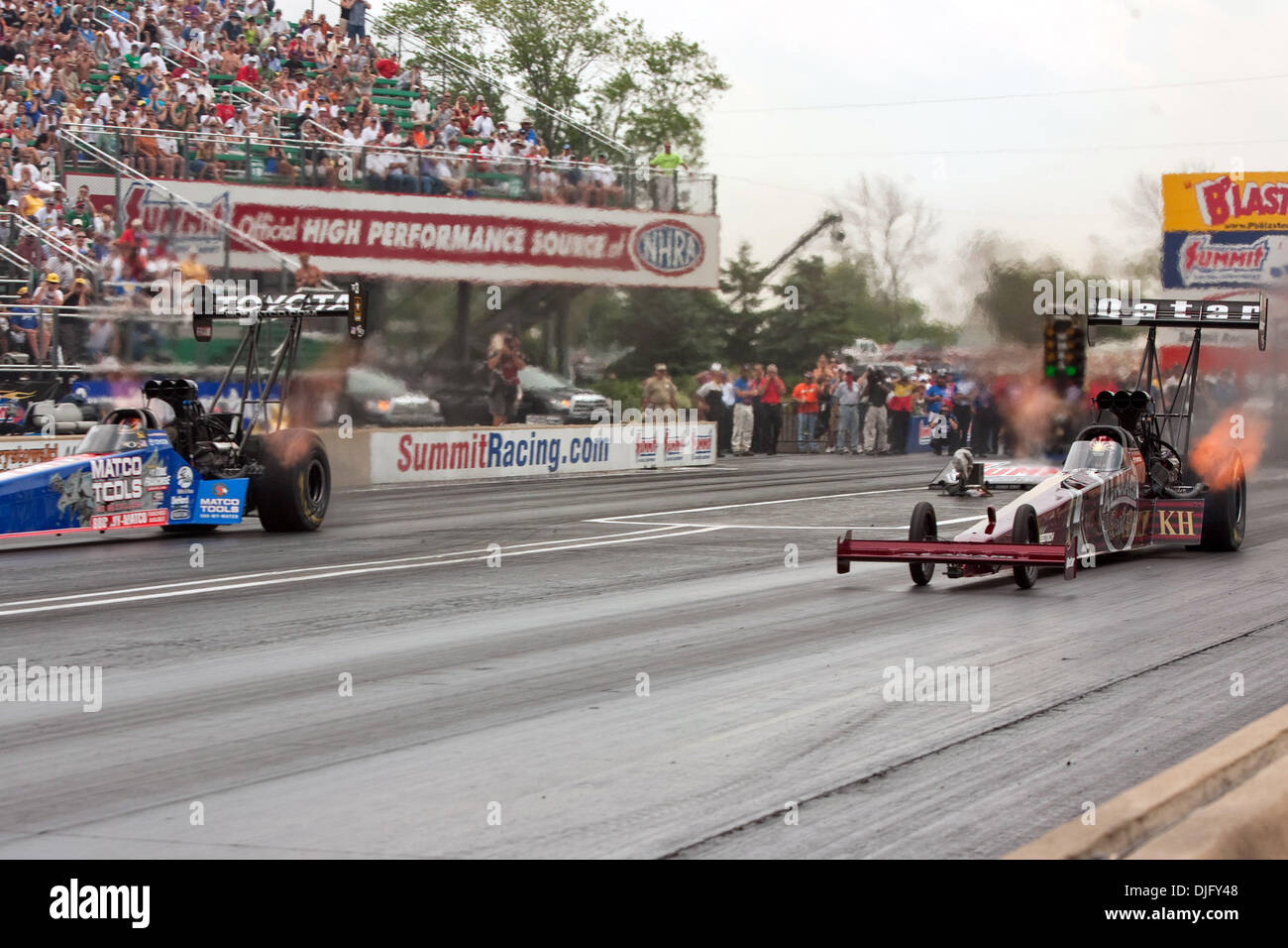 27 June 2010: Larry Dixon (#2 Al-Anabi Racing) races side by side with ...