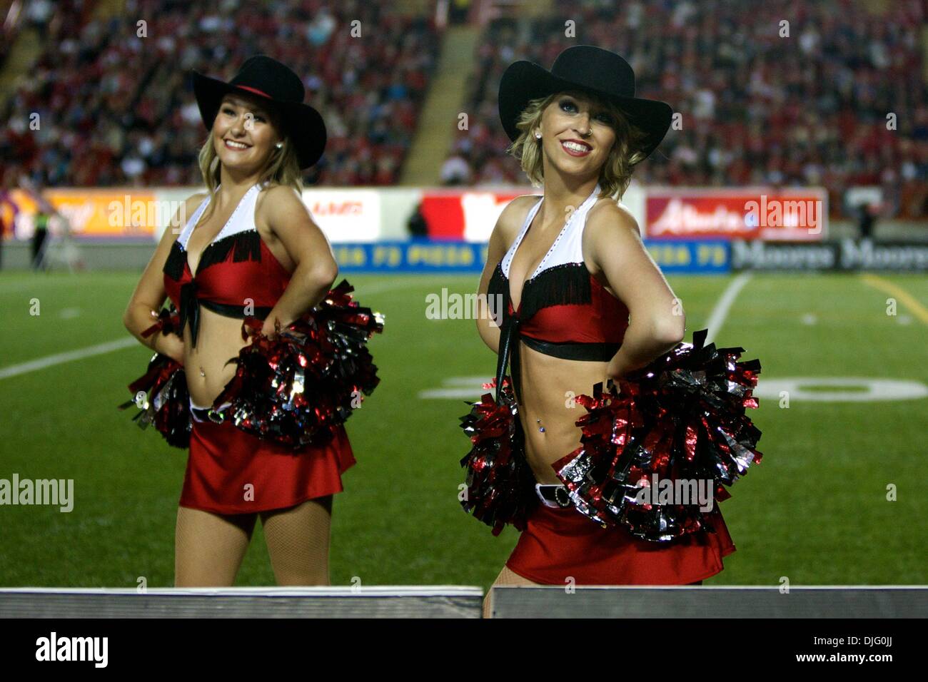 Toronto argonauts cheerleaders hi-res stock photography and images - Alamy