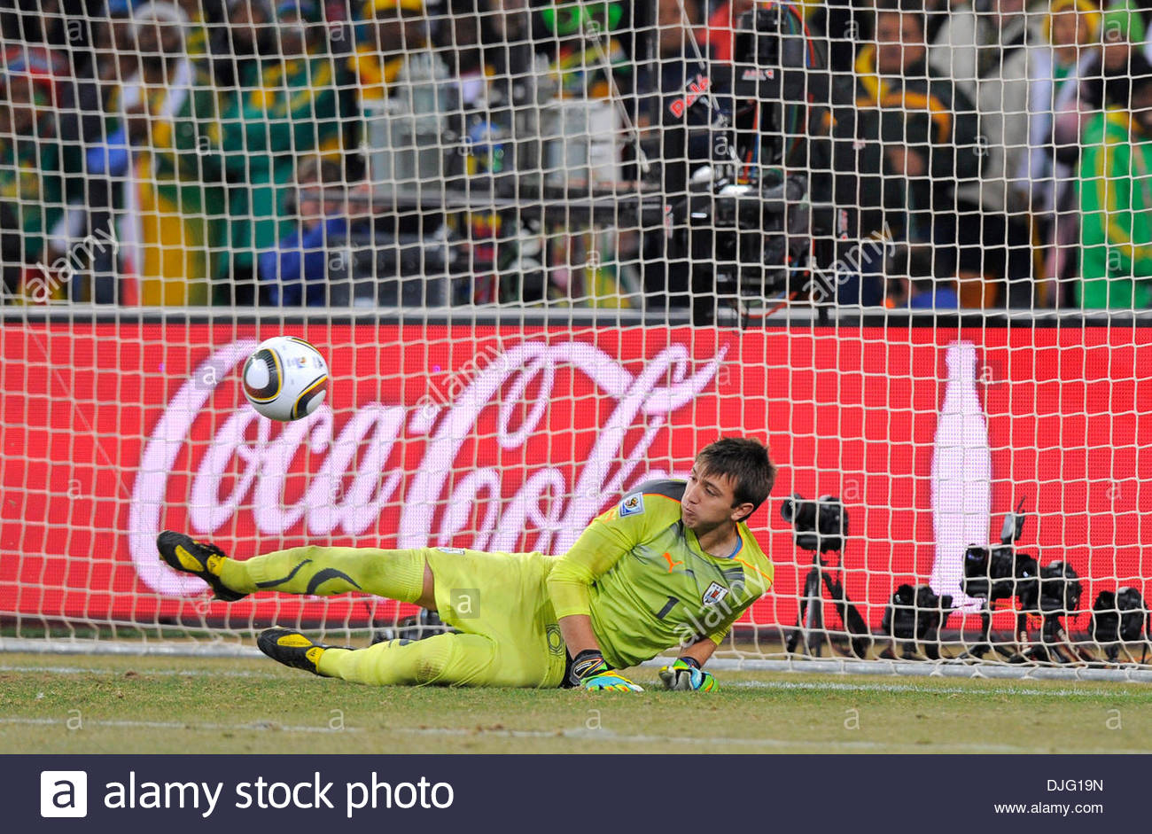 Fernando Muslera Uruguay High Resolution Stock Photography and Images ...