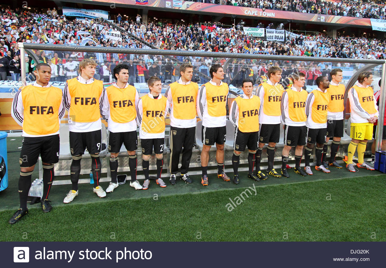 Substitutes Bench Stock Photos & Substitutes Bench Stock Images - Alamy