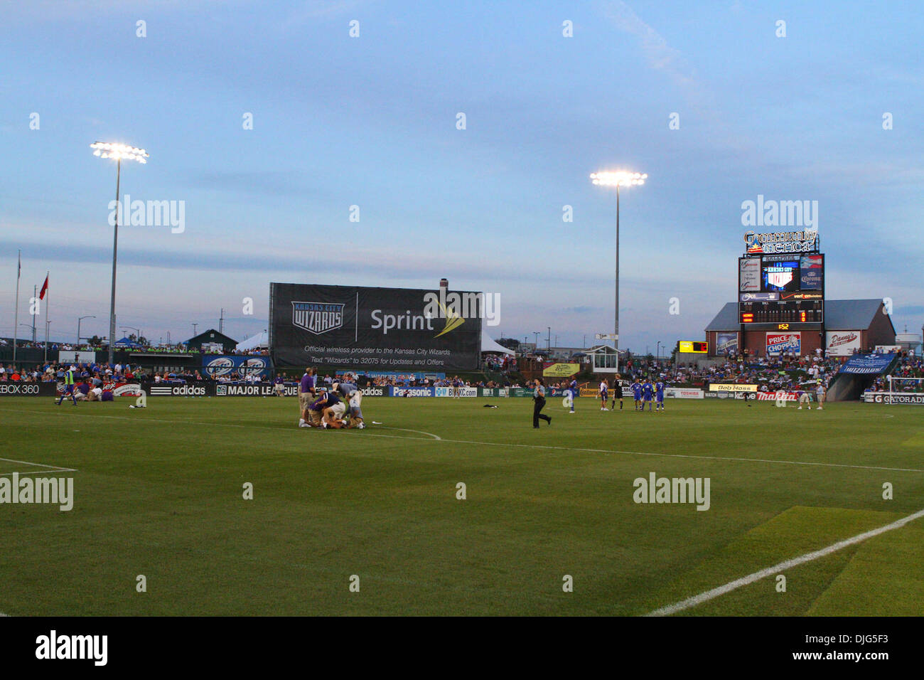Streakers hi-res stock photography and images - Alamy