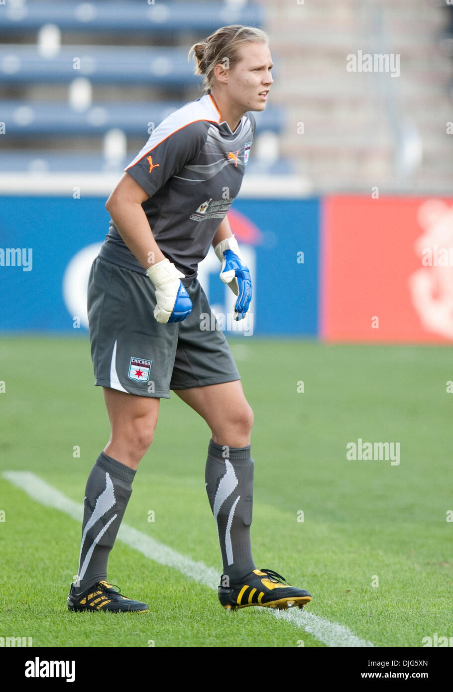 Chicago Red Stars Goalkeeper Allison Whitworth (#31) in game action ...