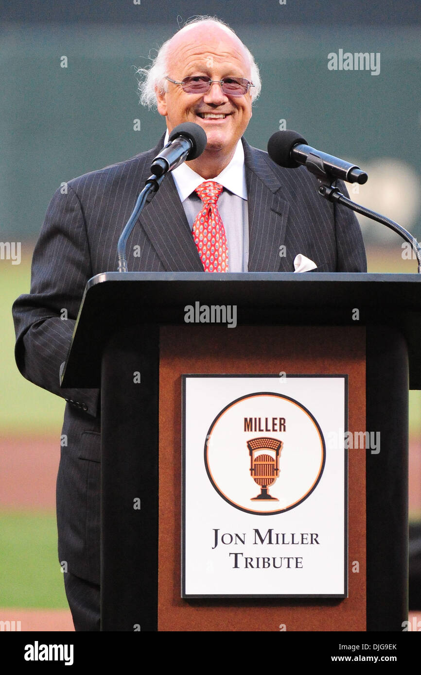 San Francisco, CA: San Francisco announcer Jon Miller receives the Ford ...