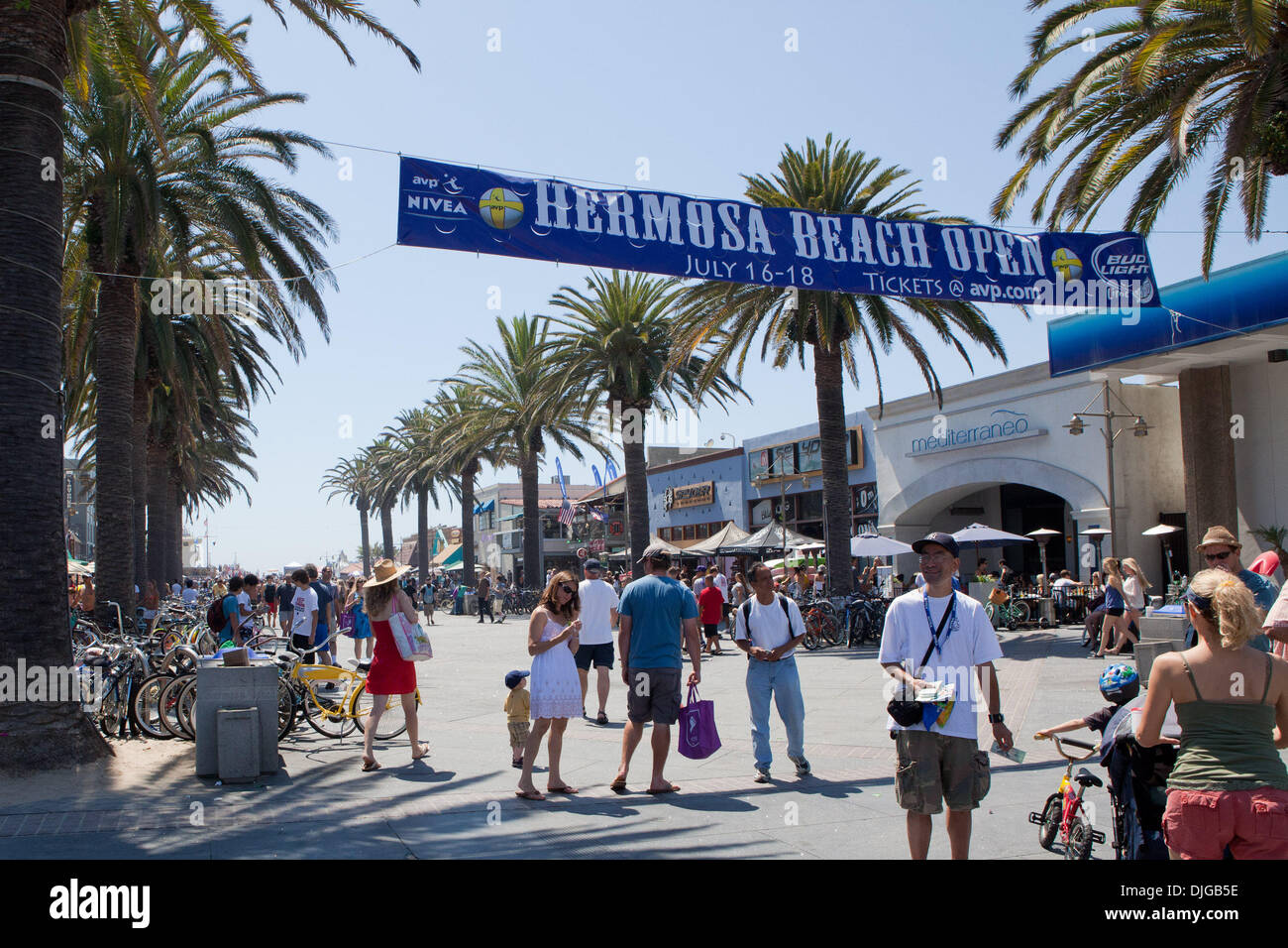 Hermosa beach pier plaza hi-res stock photography and images - Alamy
