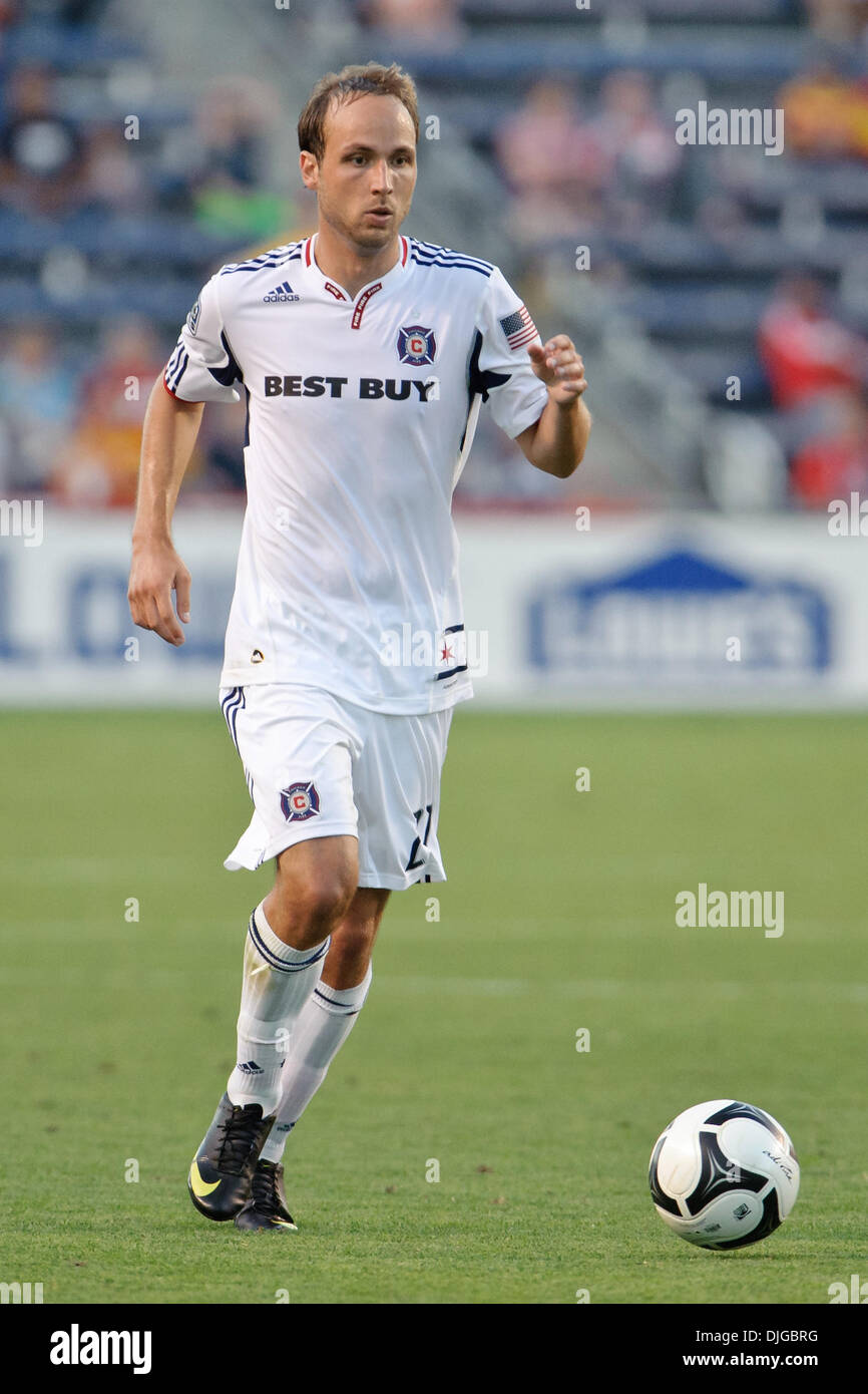 17 July10: Chicago Fire midfielder Justin Mapp (21) dribbles the ball ...