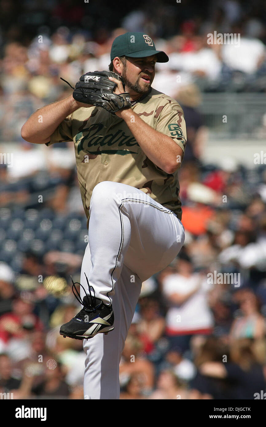 Padres closing right hander Heath Bell took the mound in the 9th inning ...