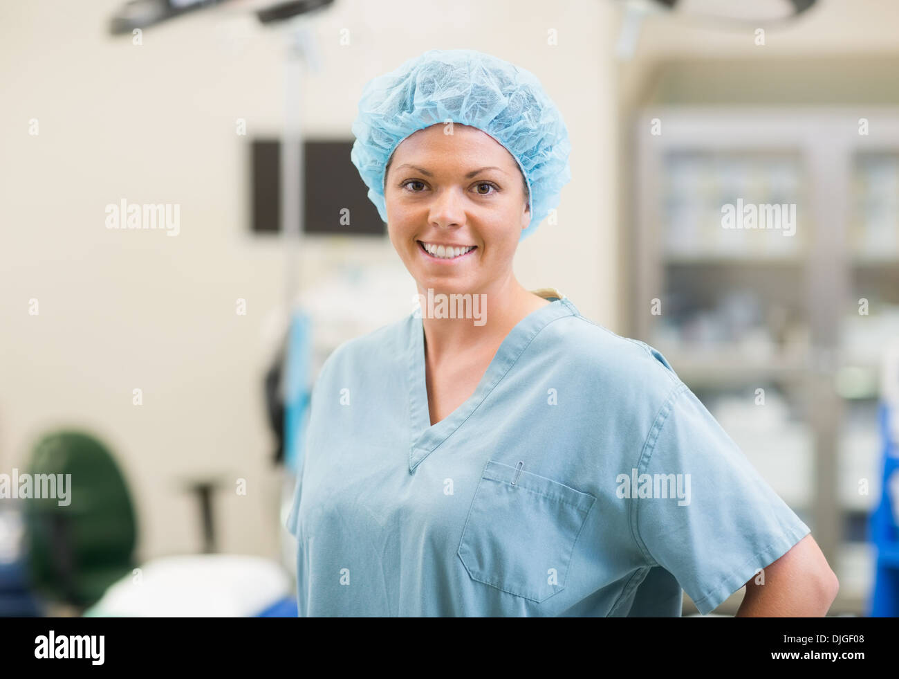 Surgical team member hi-res stock photography and images - Alamy