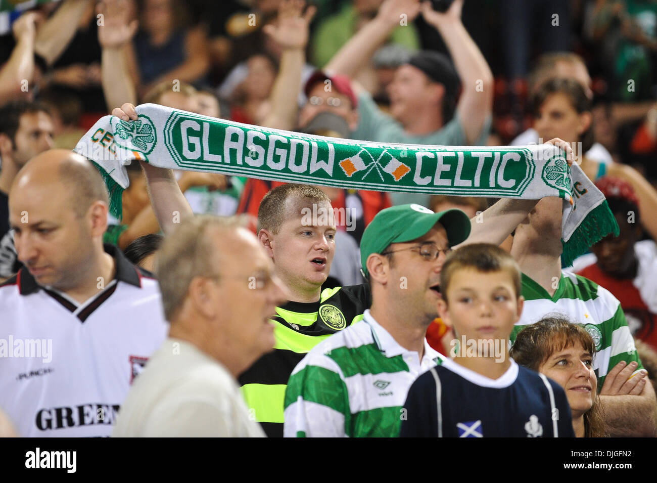 Celtic football club fans hi-res stock photography and images - Alamy